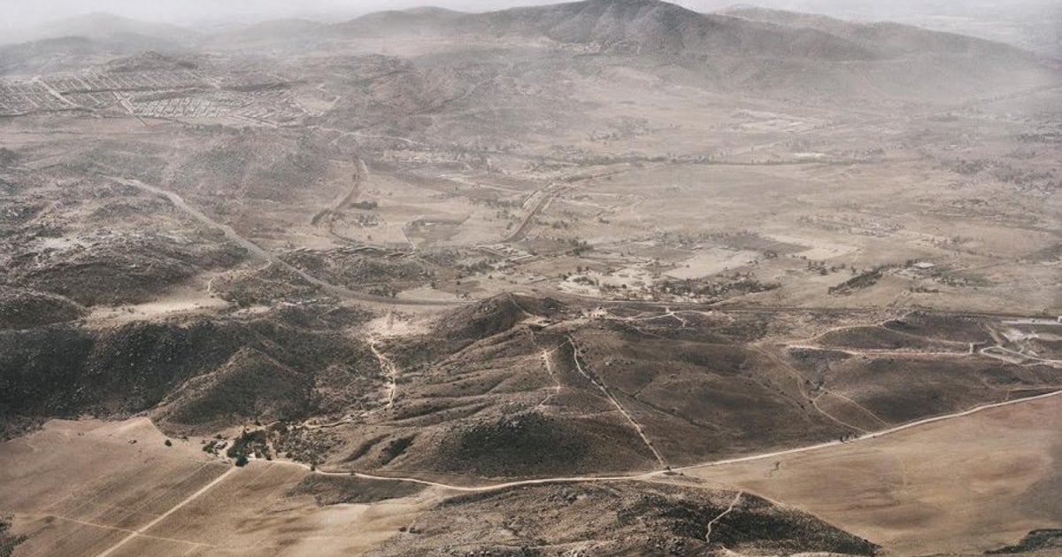 These Aerial Photos Of The U.S.-Mexico Border Show Just How Difficult ...