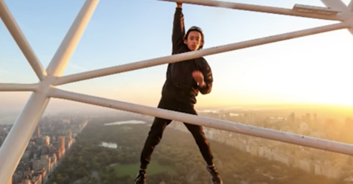Daredevil Foolishly Dangles From NYC High-Rise By One Hand | HuffPost ...
