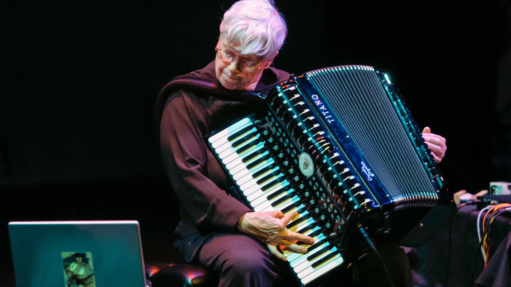 We Need Experimental Music To Teach Us How To Listen Now More Than we-need-experimental-music-to-teach-us-how-to-listen-now-more-than