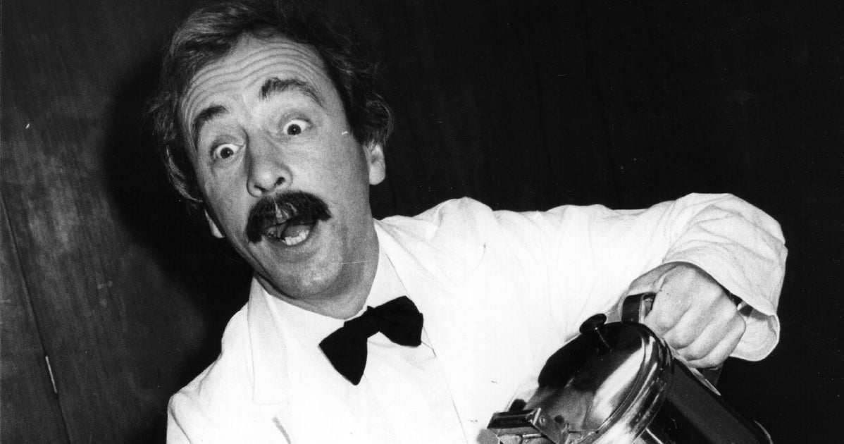 Andrew Sachs, Actor Famous For Playing Manuel In Fawlty Towers, Dies ...