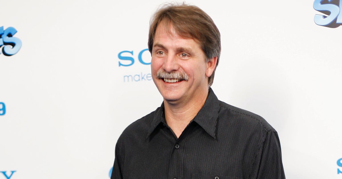 Comedian Jeff Foxworthy Surprises Mother At The Grocery Store By Paying ...