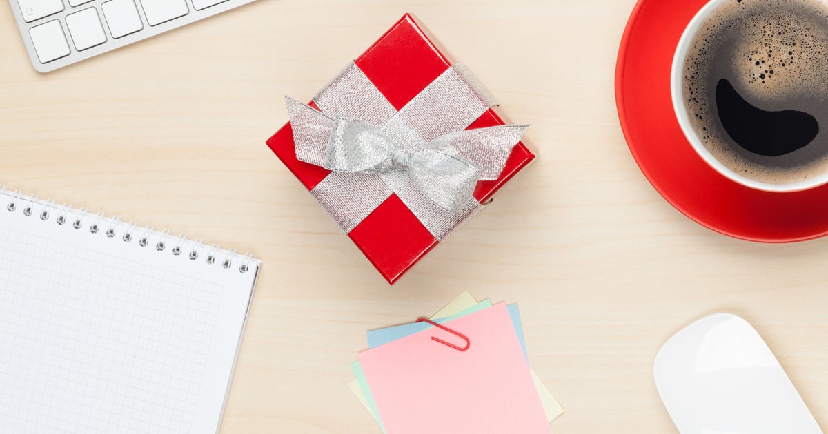 9 Office Gift-Giving Dos And Don’ts | HuffPost Impact