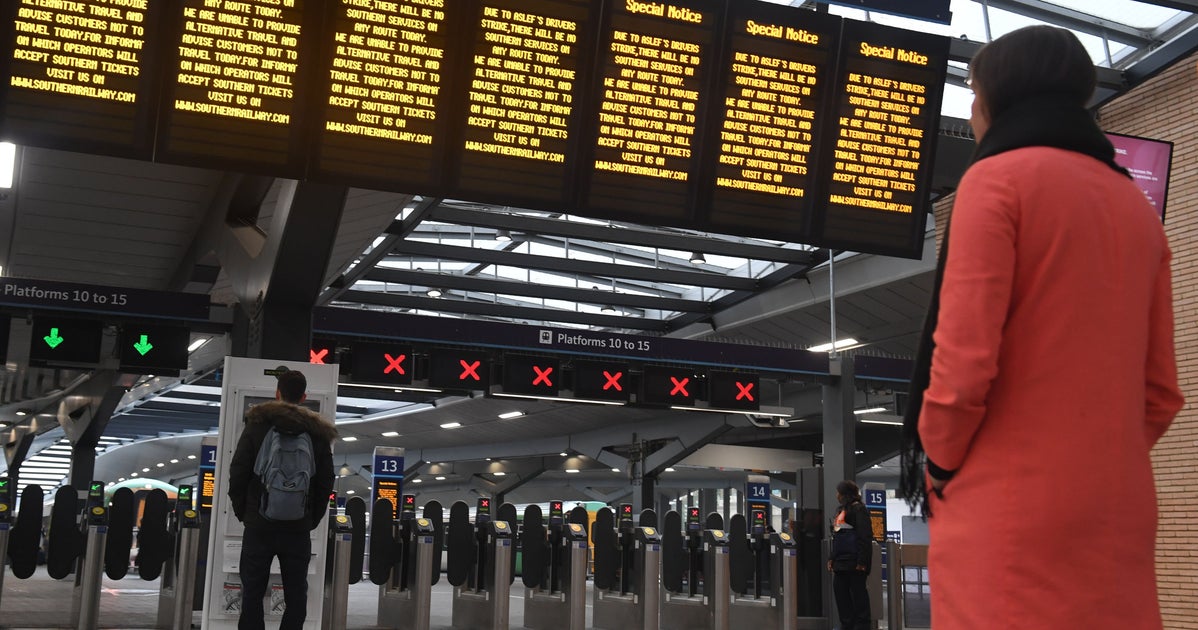 Southern Rail Strikes And How Your Employment Rights As A Commuter Are ...