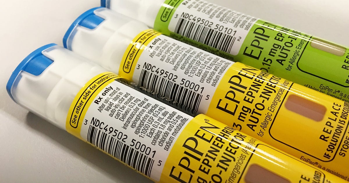 Mylan Launches EpiPen Generic At $300 Per Two-Pack | HuffPost Life