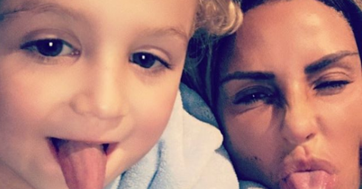 Katie Price's Youngest Son Jett Causes Havoc At Bath Time With 'Peppa ...