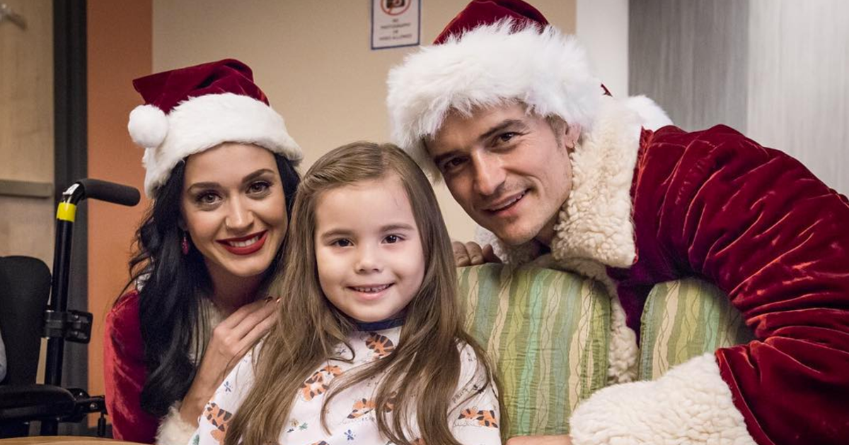 Katy Perry And Orlando Bloom Dress Up To Spread Holiday Cheer At ...