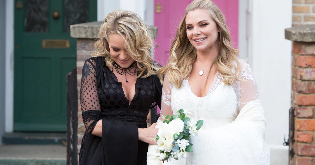 ‘EastEnders’ Ronnie And Roxy Mitchell Death Scenes Air | HuffPost UK ...