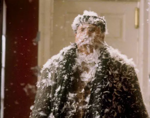 How The Hell Does Kevin's Dad Make So Much Money In 'Home Alone ...