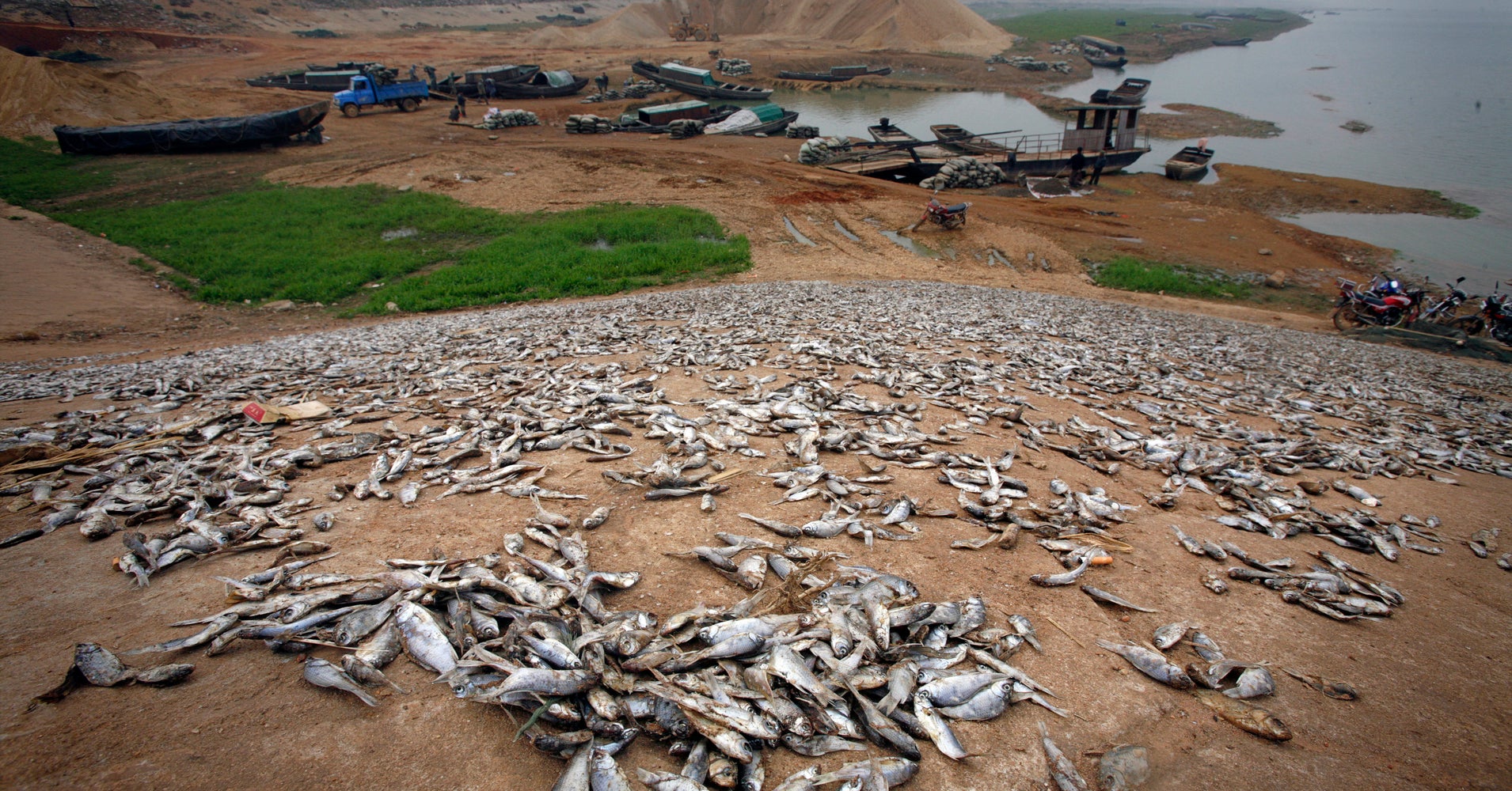 China's Largest Freshwater Lake Is Shrinking | HuffPost