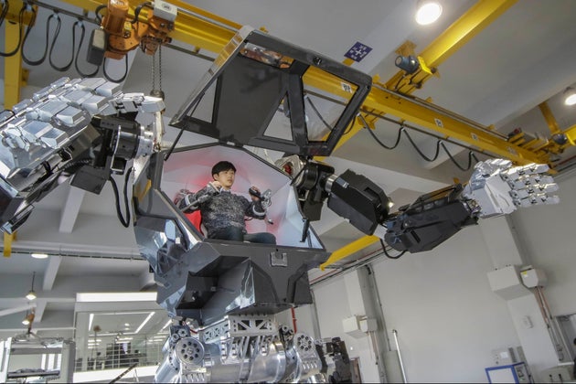 This Terrifying Giant Mech Isn't Hollywood Special Effects, It's Real ...