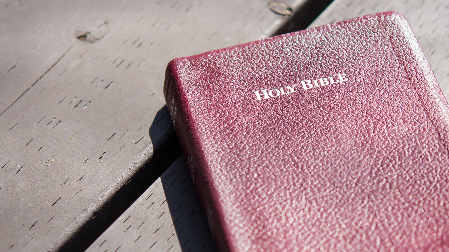 Scholar May Have Found Earliest Known Draft Of King James Bible ...