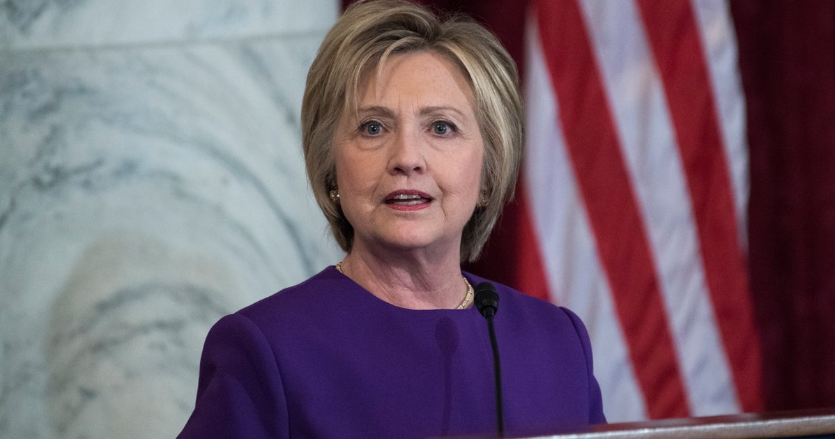 Hillary Clinton Apologizes After Shocking Praise For Nancy Reagans
