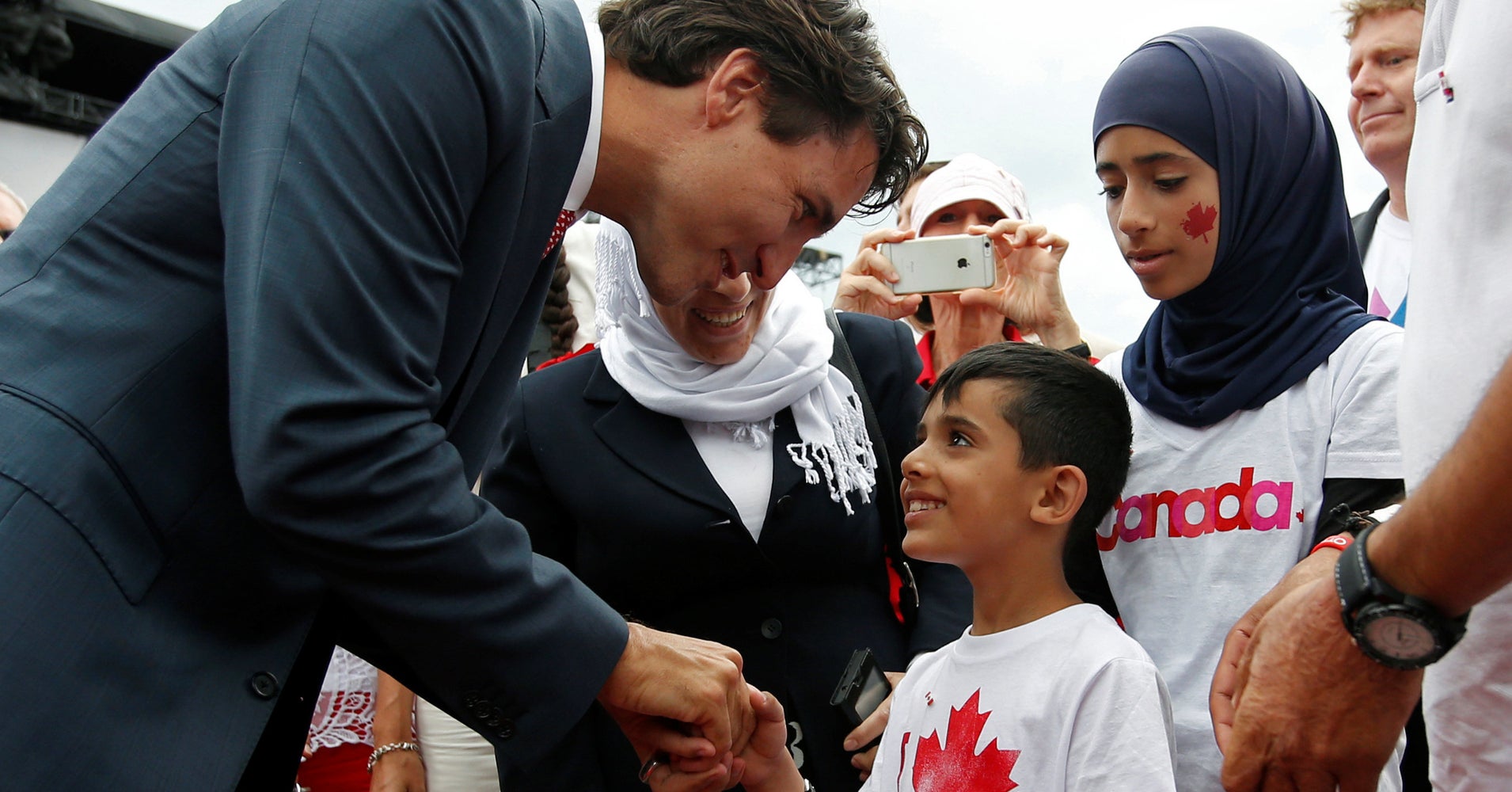 Justin Trudeau To Refugees Canadians Will Welcome You Huffpost