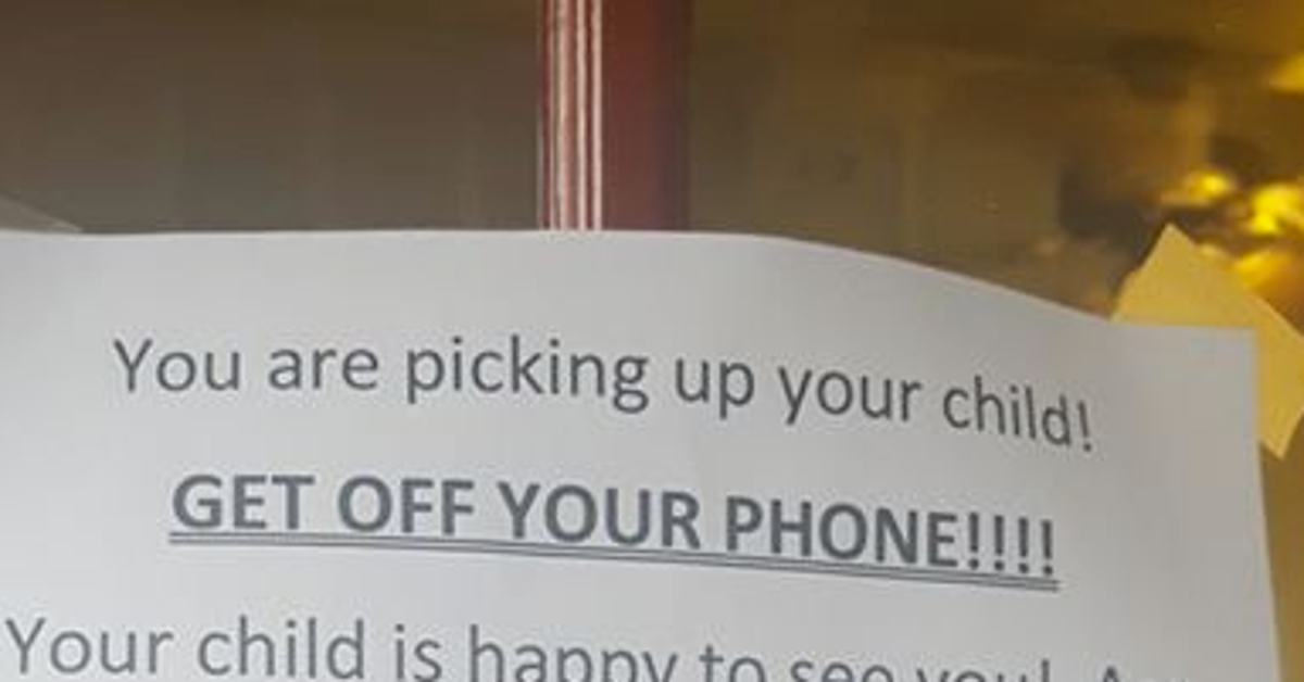 Playgroup Puts Up Sign Telling Parents To 'Get Off Phones' When Picking ...