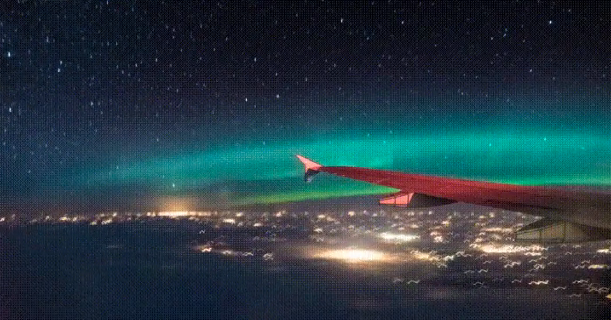 This Is What It Is Like To Fly Through The Northern Lights | HuffPost ...