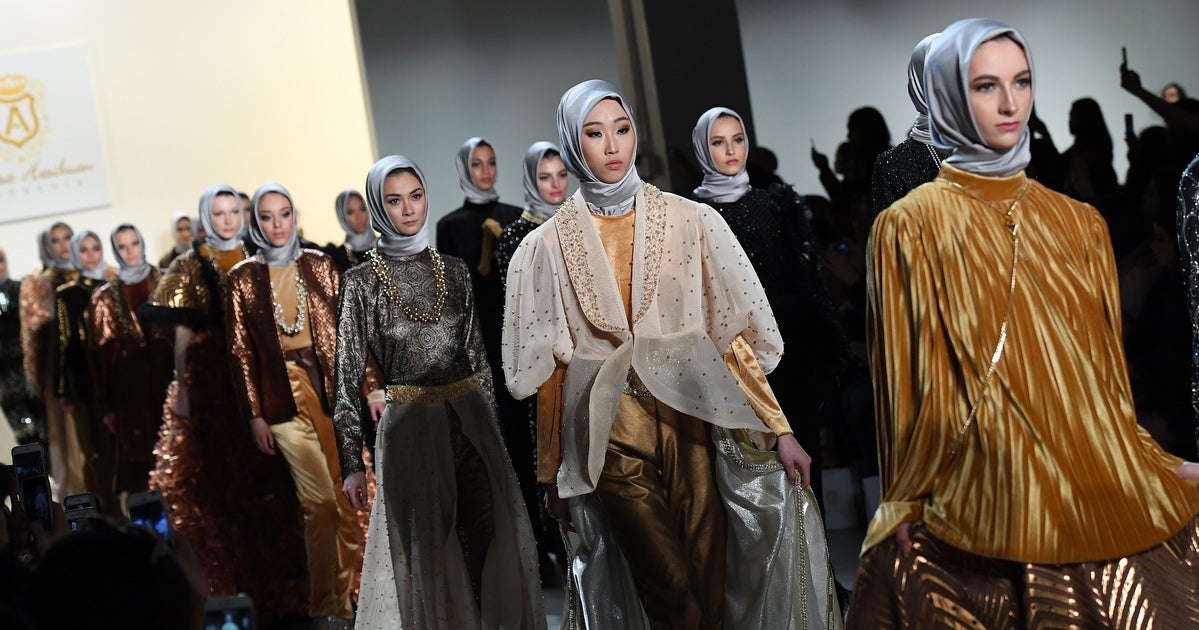 This Gorgeous Fashion Show Featured Immigrant Models In Hijabs ...