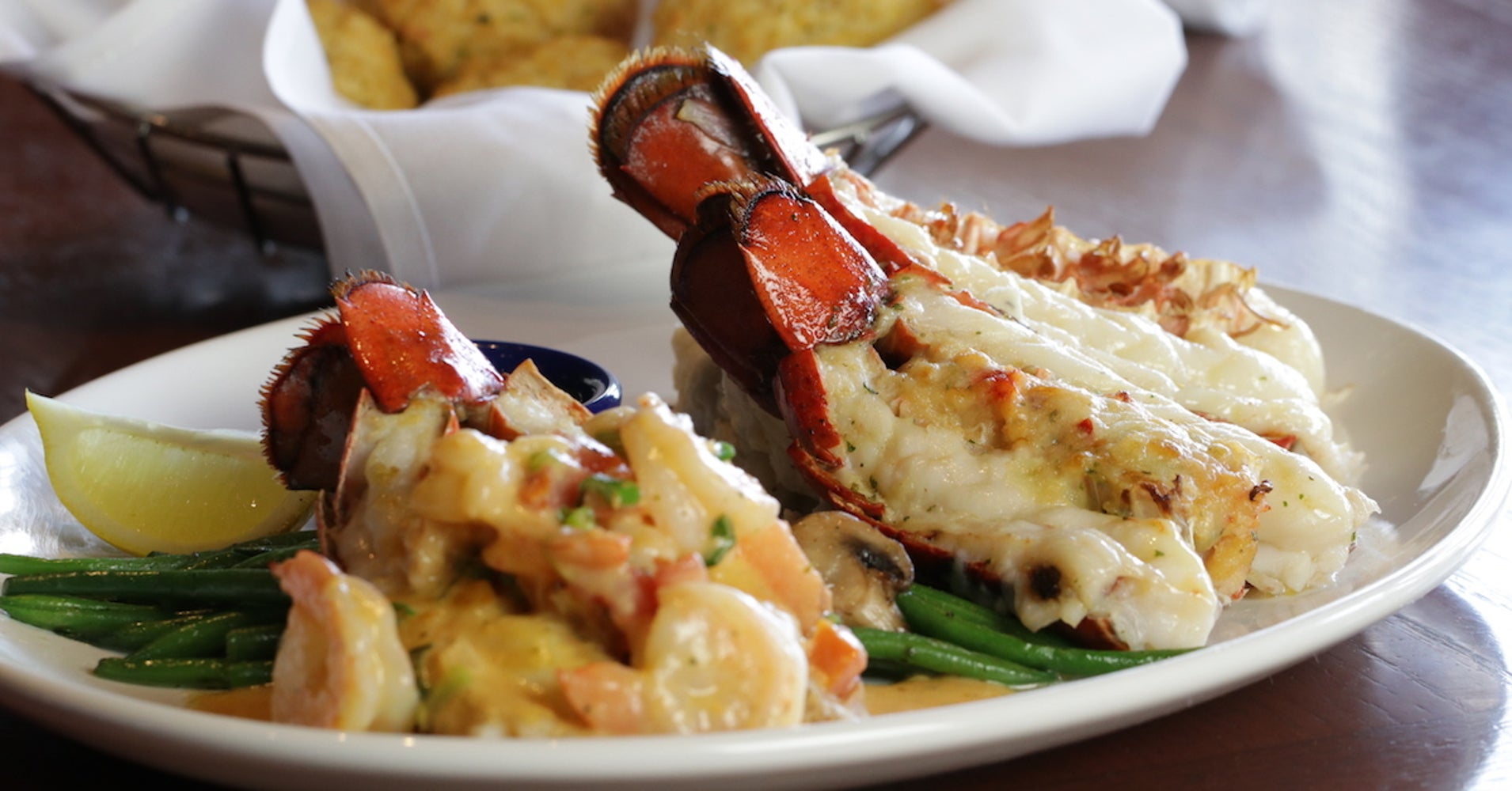 A Beautiful Look At Red Lobster’s New Lobsterfest Menu | HuffPost