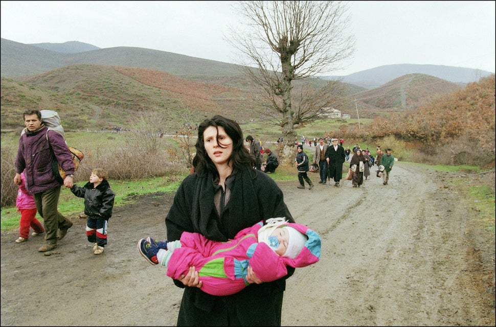 100 Years Of Women Refugees In 63 Riveting Photos | HuffPost