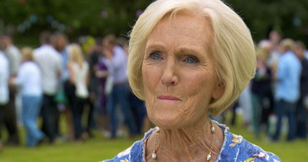 Mary Berry Reveals She Was 'Never Asked To Join The Great British Bake ...