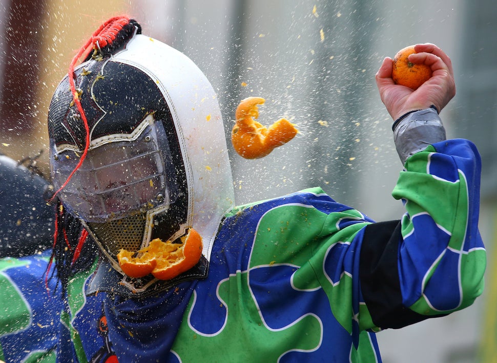 This Italian Town Gets Juiced During Its Annual Battle Of The Oranges ...