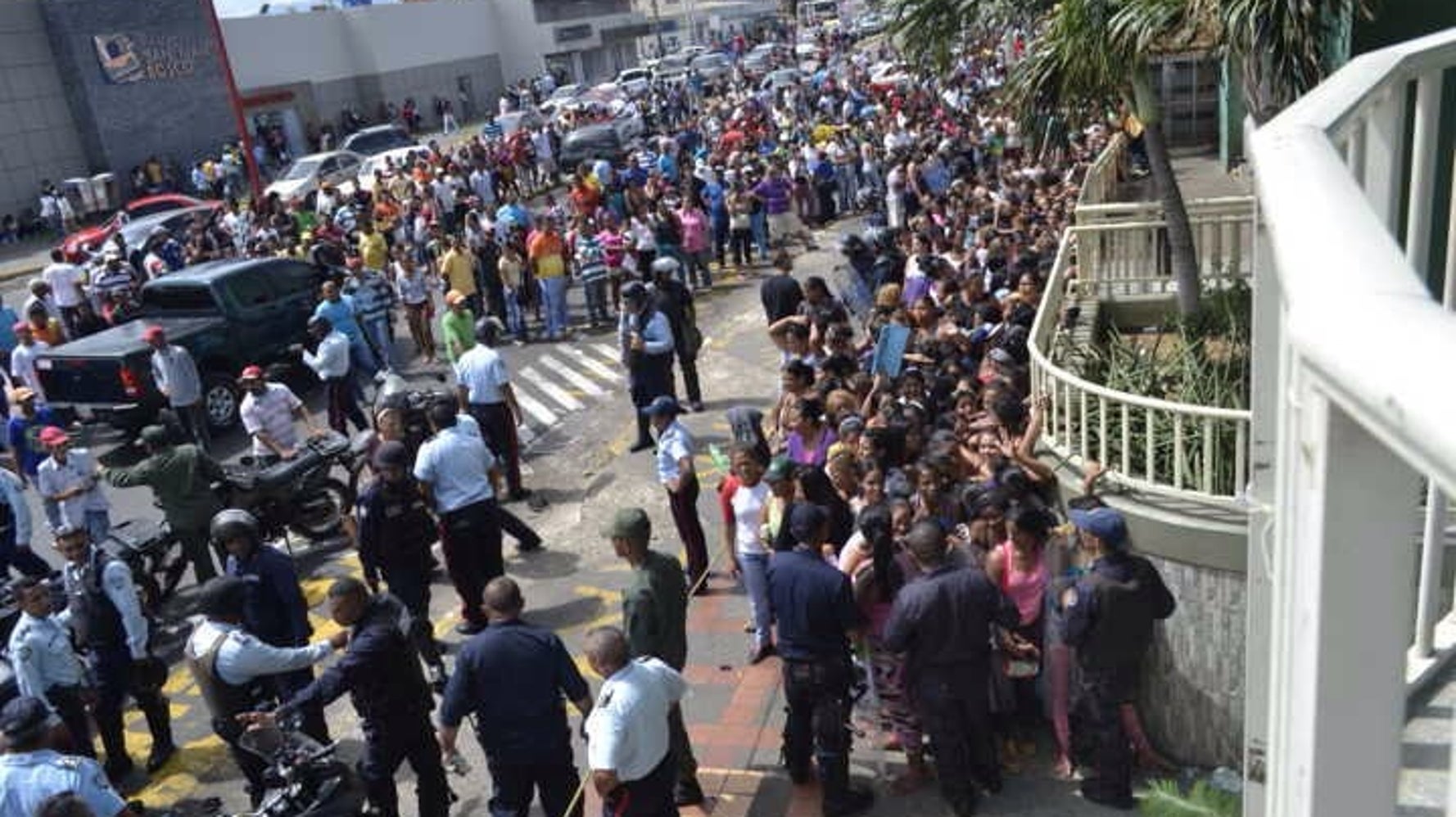 Everyday Misery In Venezuela | HuffPost The WorldPost