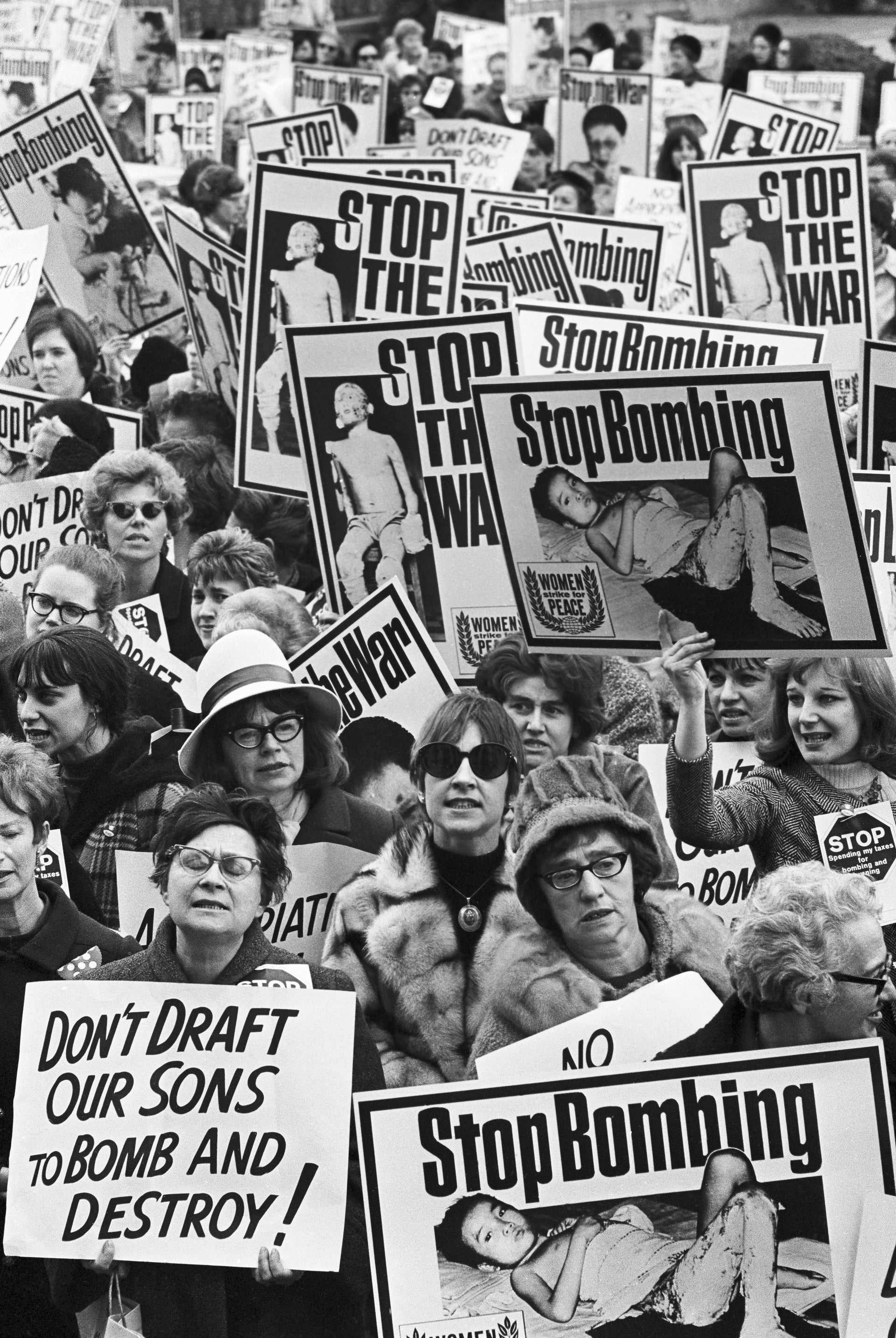 71 Powerful Photos Of Women Protesting Throughout American History ...