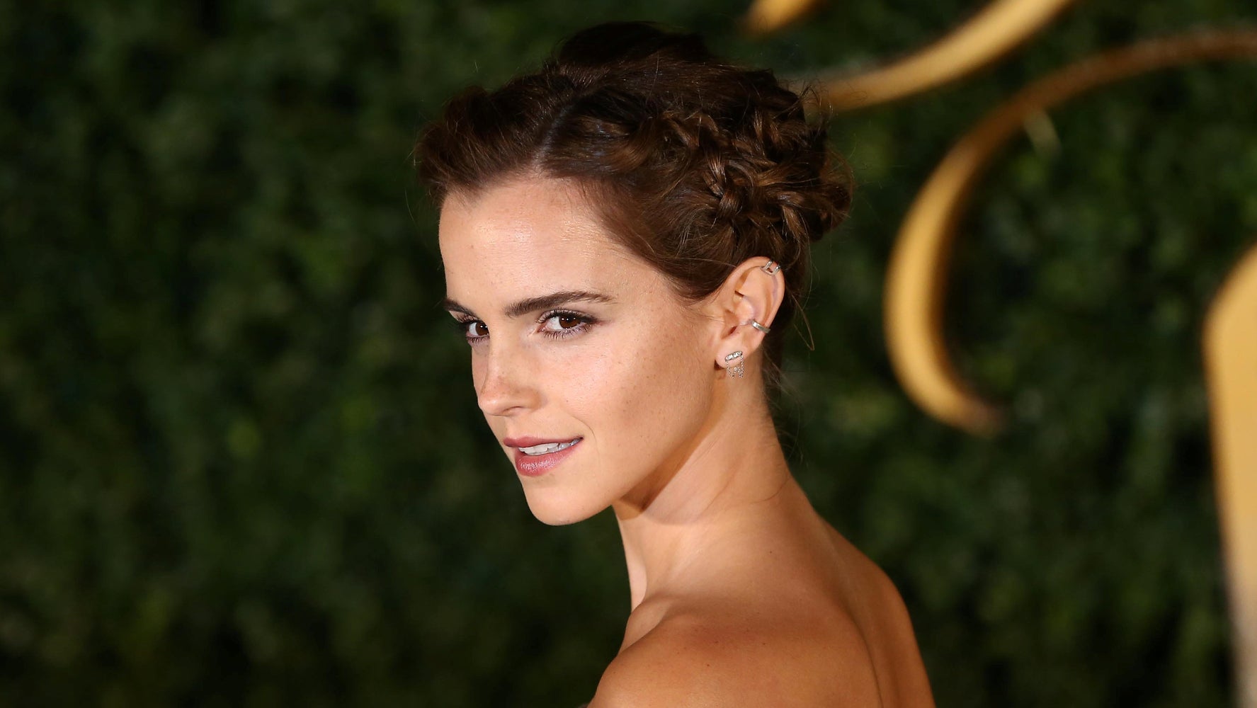 Emma Watson Won't Take Selfies With Fans And Has A Secret Boyfriend ...