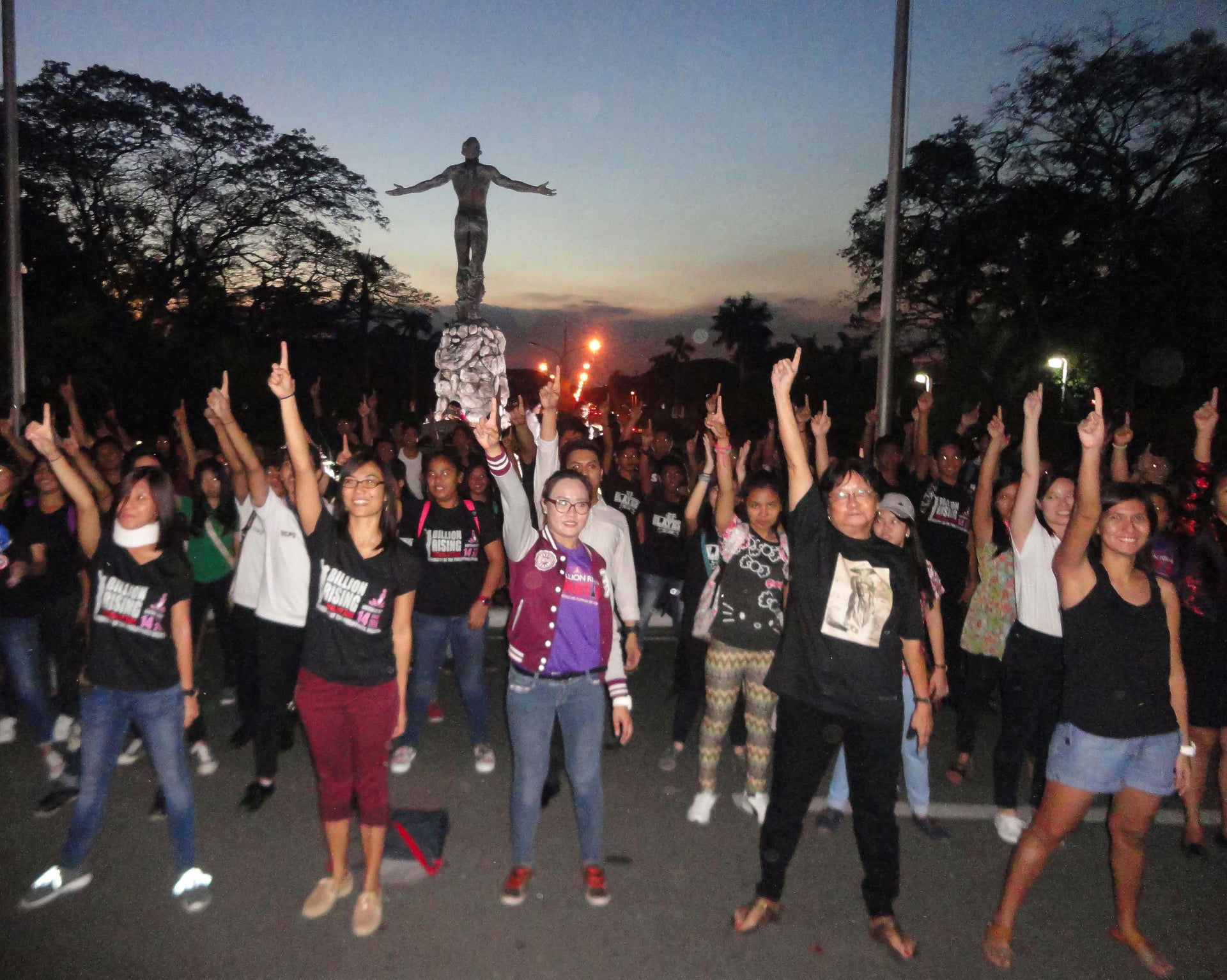 68 Exquisite Photos Of Women Resisting Around The World | HuffPost Women