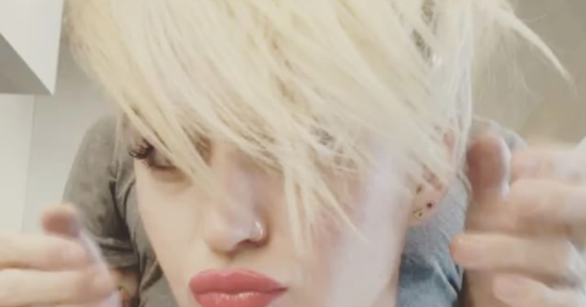 Katy Perry Has A Post-Breakup Platinum Blonde Pixie Cut Now | HuffPost Life