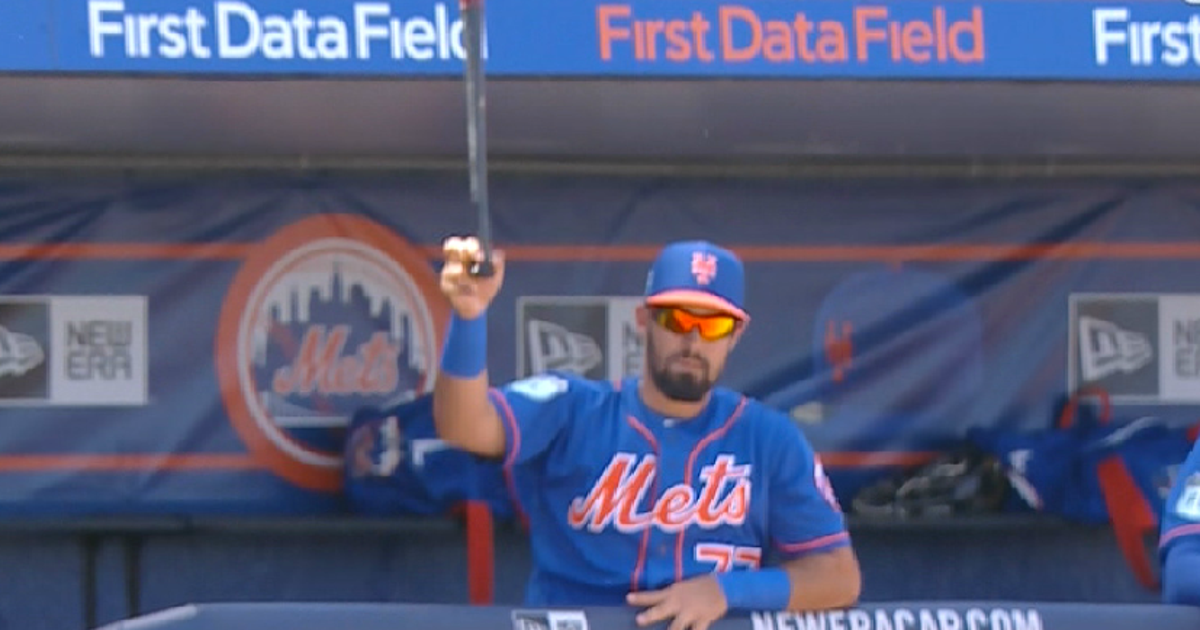 Mets Prospect Is Ridiculously Chill While Catching Flying Baseball Bat ...