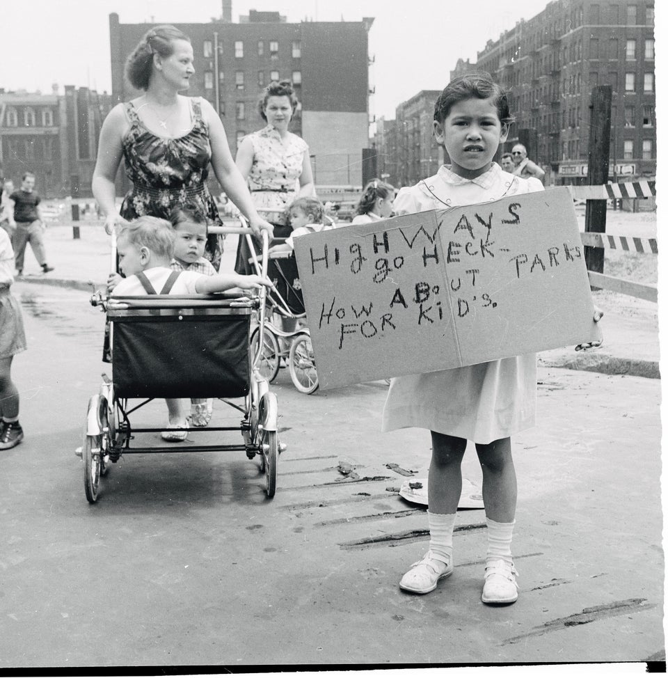 46 Powerful Photos Of Girls Protesting Around The Globe Throughout ...