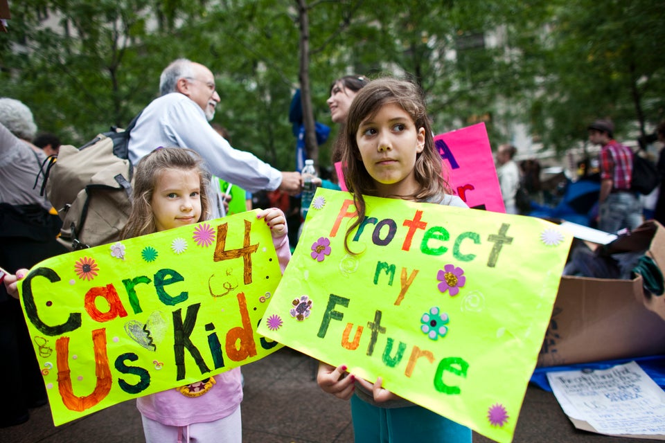 46 Powerful Photos Of Girls Protesting Around The Globe Throughout ...