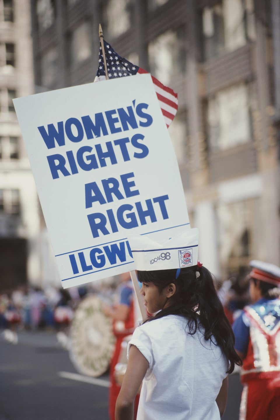 46 Powerful Photos Of Girls Protesting Around The Globe Throughout ...