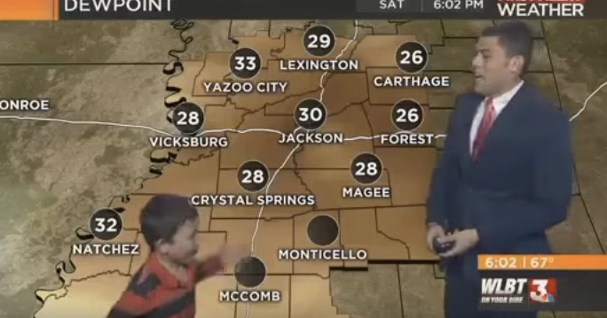 Kid Runs On Set And Appears To Fart At TV Weatherman On The Air ...