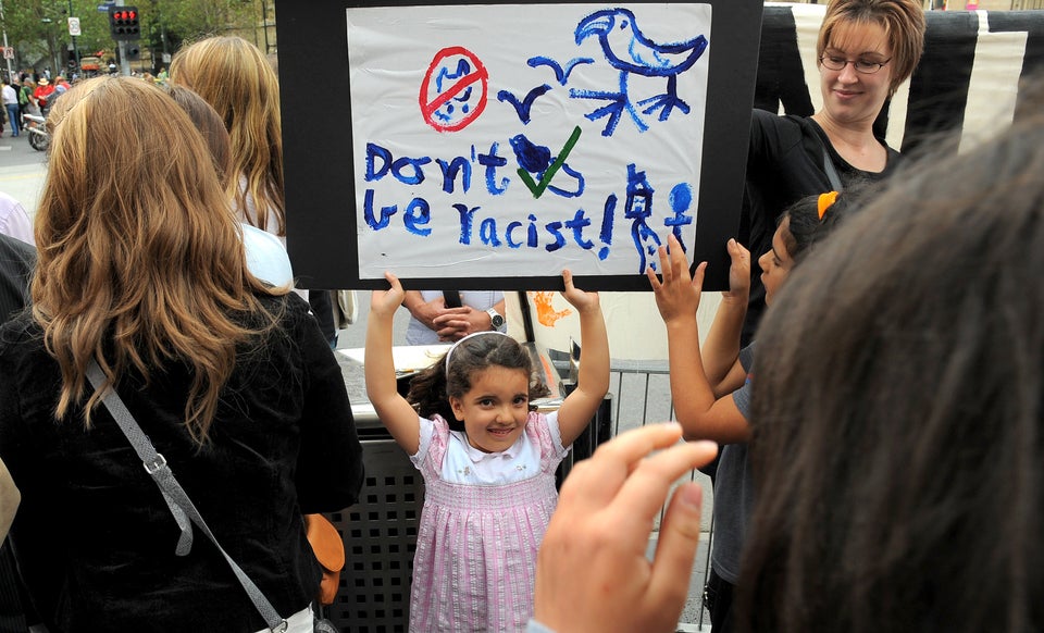46 Powerful Photos Of Girls Protesting Around The Globe Throughout ...