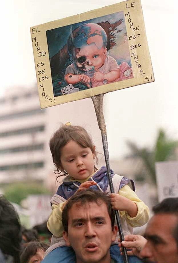 46 Powerful Photos Of Girls Protesting Around The Globe Throughout ...