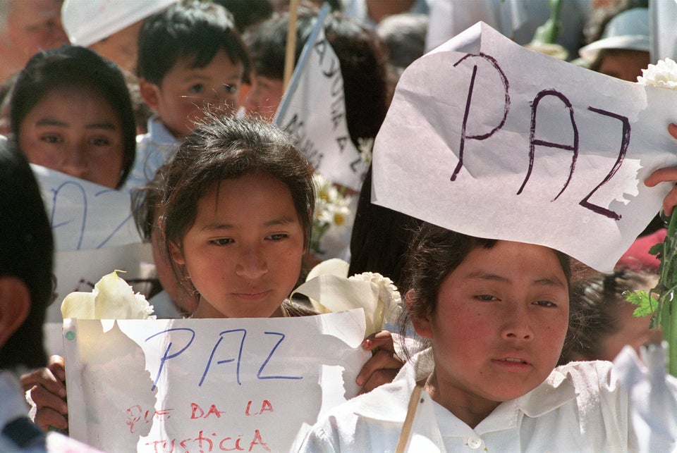 46 Powerful Photos Of Girls Protesting Around The Globe Throughout ...