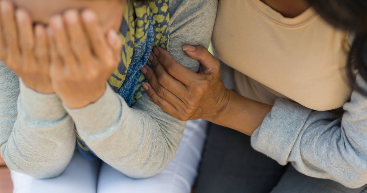 How To Support Someone Going Through Pregnancy Loss | HuffPost Life