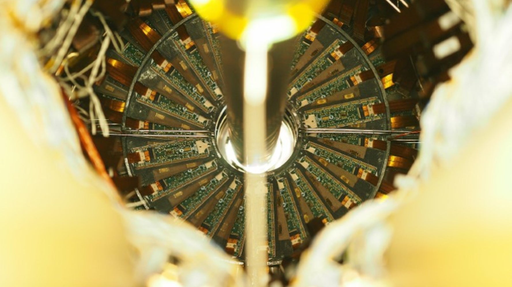 A new inner detector installed for CERN CMS experiment | HuffPost
