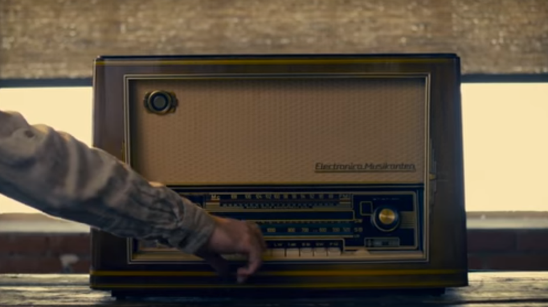 Trump Supporters Thought A Fake Station Called 'Resistance Radio' Was ...