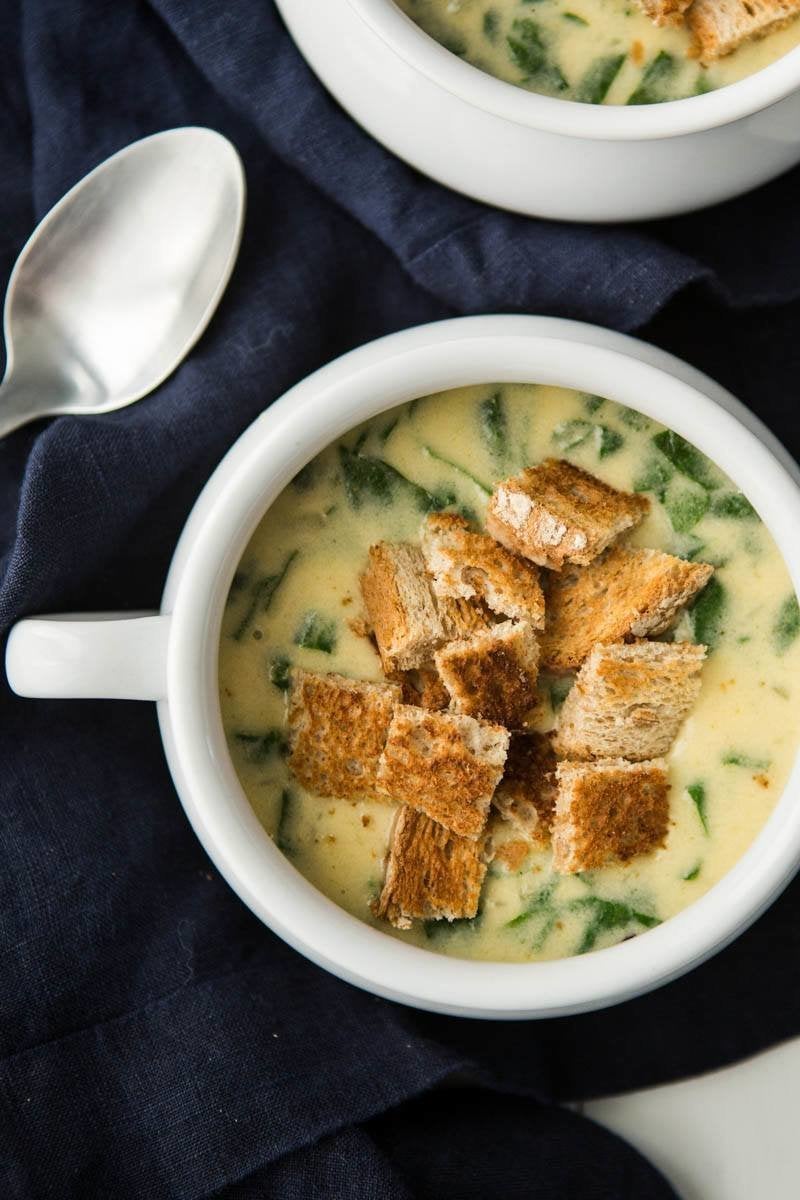 So Thats Why Spinach Makes Your Teeth Feel Weird Huffpost Life