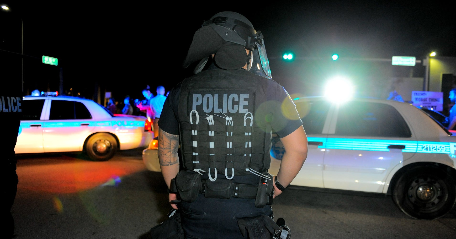 2 Miami Police Officers Shot In Ambush Style Attack Huffpost