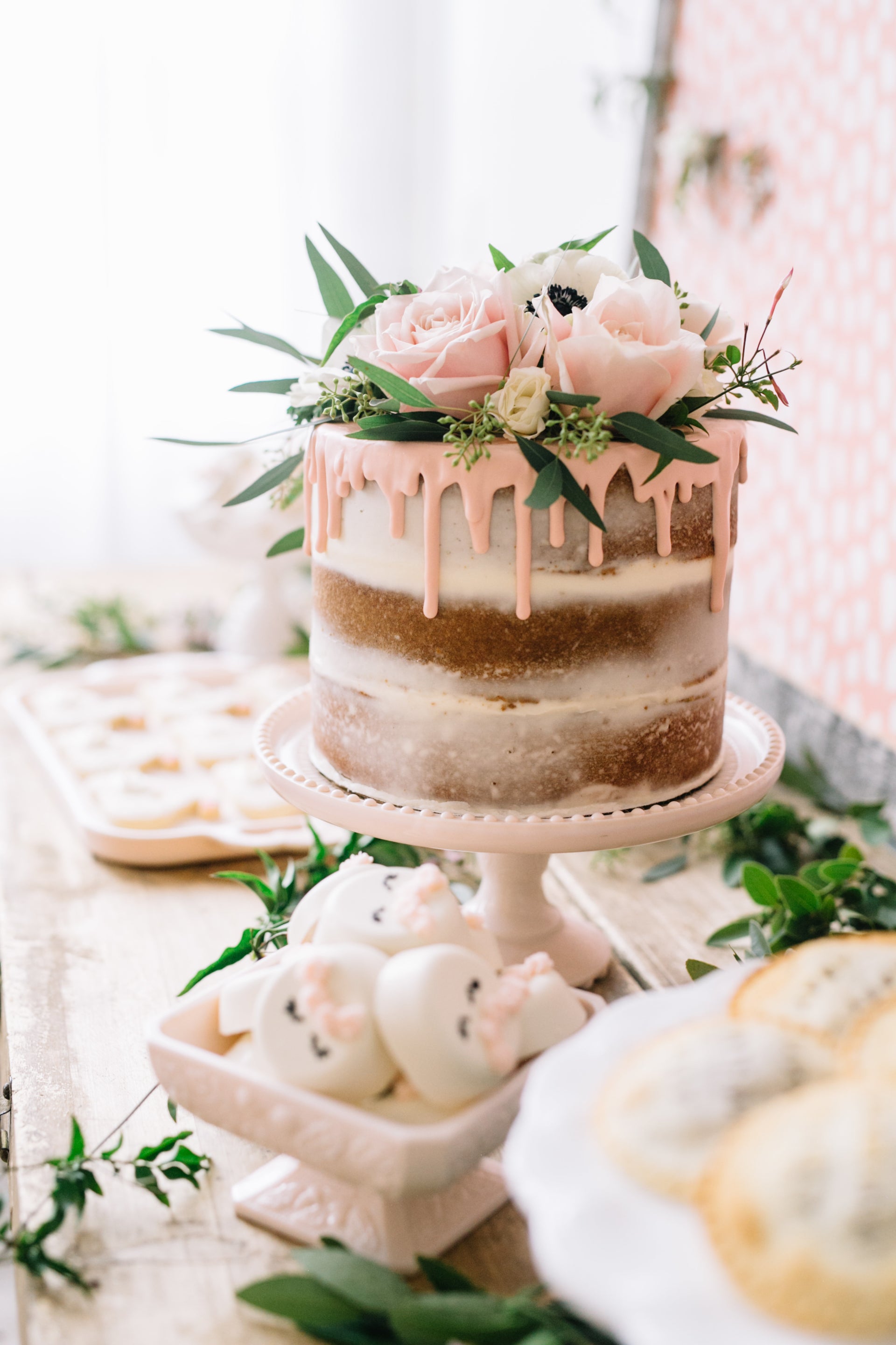 14 Drip Wedding Cakes That Are Overflowing With Sweetness | HuffPost Life