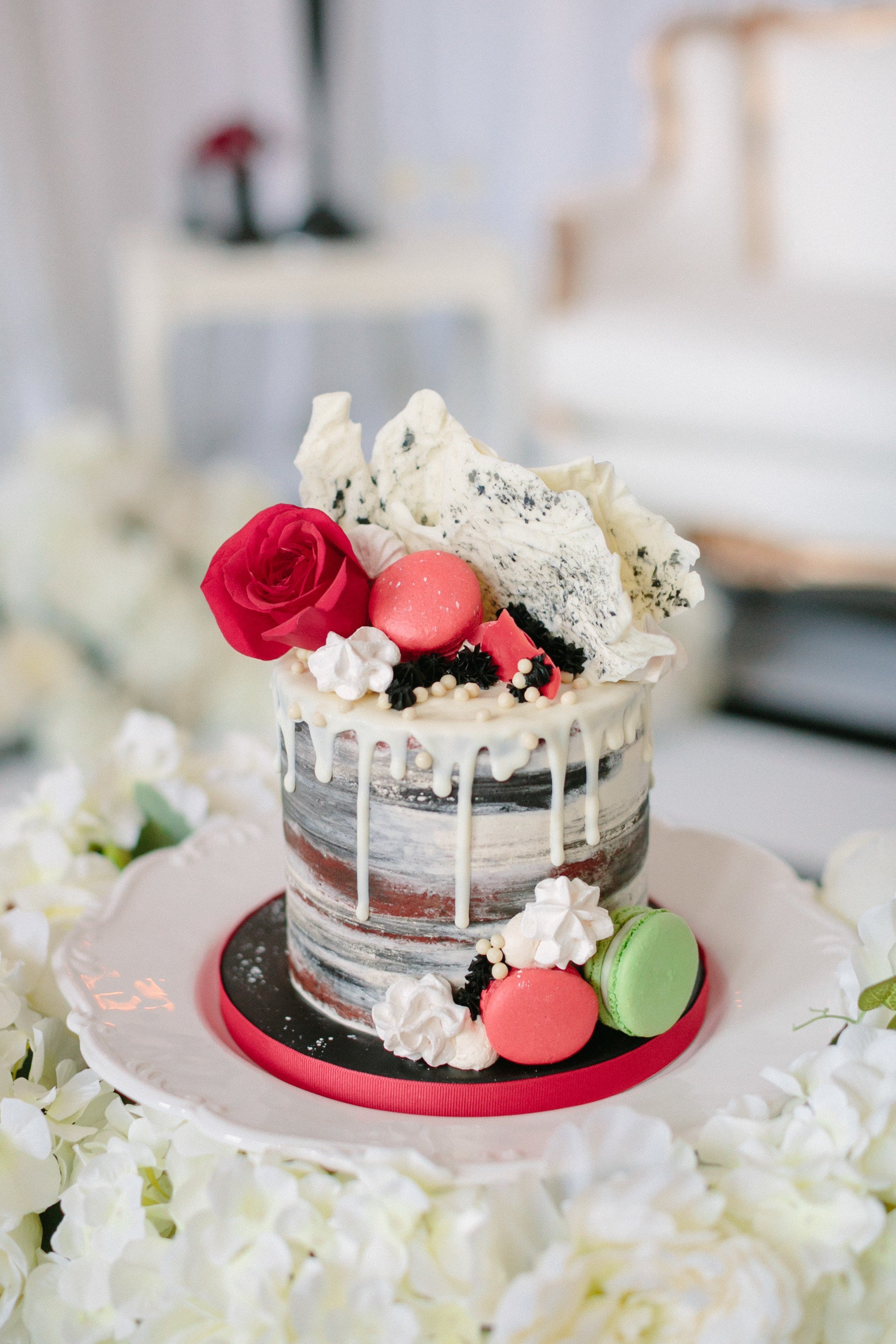 14 Drip Wedding Cakes That Are Overflowing With Sweetness | HuffPost Life