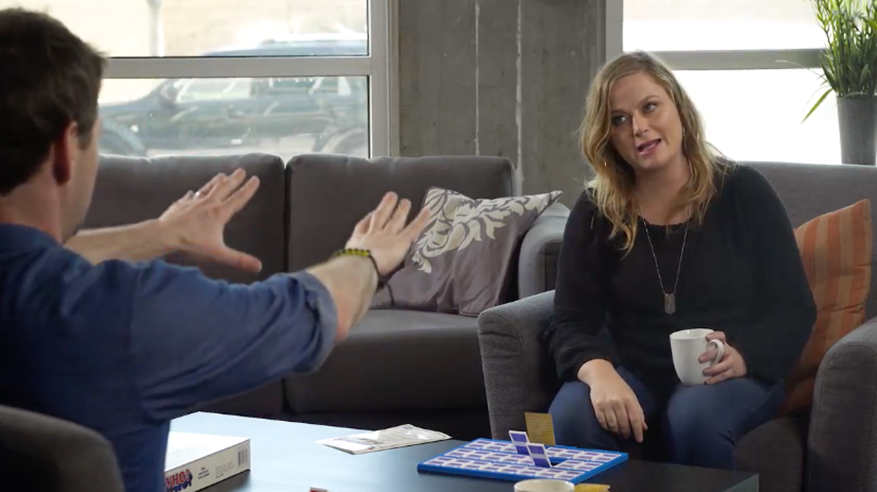 Amy Poehler And Ike Barinholtz Try To Play Guess Who Without ...