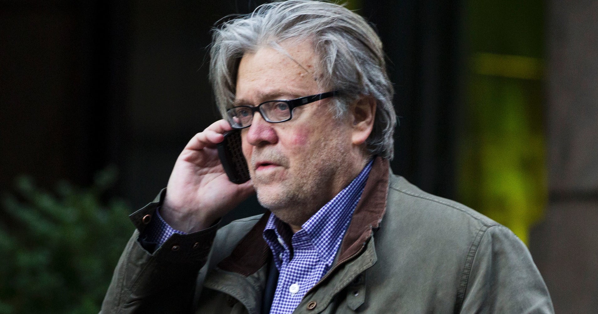 Sean Penn Confirms Steve Bannon Was A Bitter Hollywood Wannabe HuffPost sean-penn-confirms-steve-bannon-was-a-bitter-hollywood-wannabe-huffpost