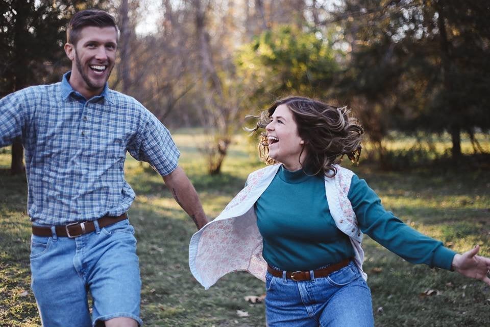 This Couple Embraced Every Bit Of Awkwardness For Their Engagement Pics ...