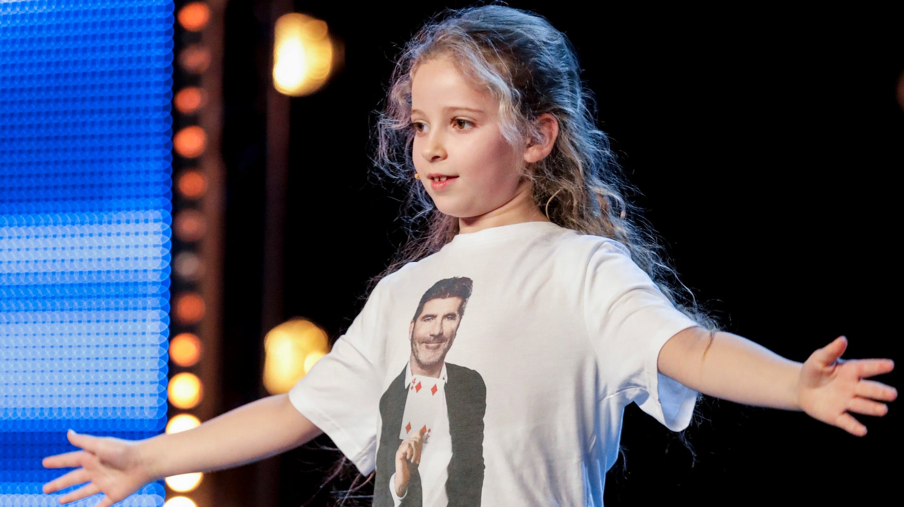 'Britain's Got Talent' 2017: Eight-Year-Old Magician Issy Simpson Casts ...