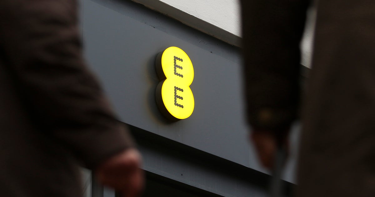 EE Scraps Roaming Charges For 52 Countries Around The World | HuffPost ...
