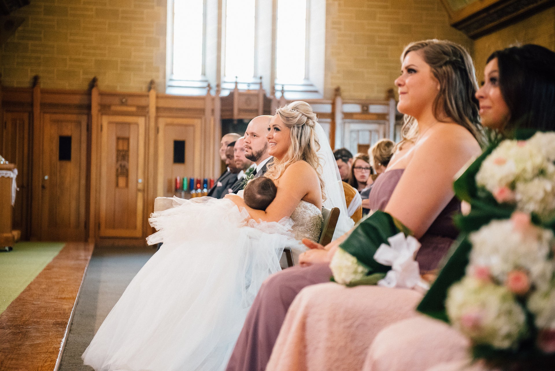 15 Beautiful Photos Of Brides Breastfeeding On The Wedding Day ...